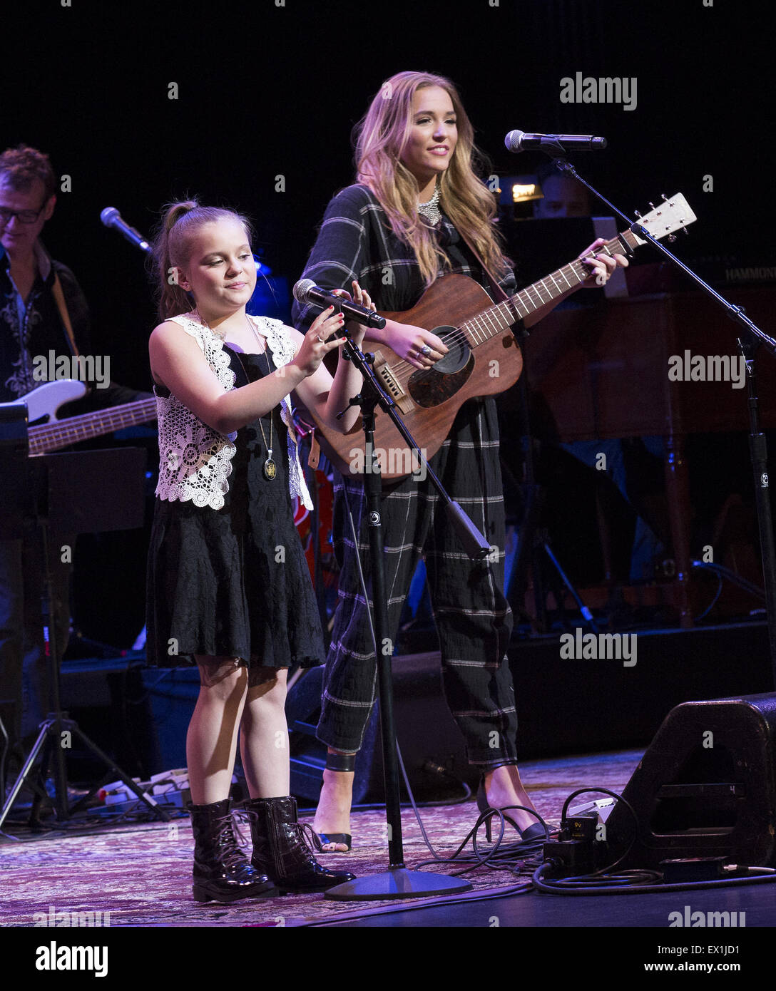 ABC's 'Nashville' Live in Concert Tour Featuring: Stella Maisy, Lennon ...