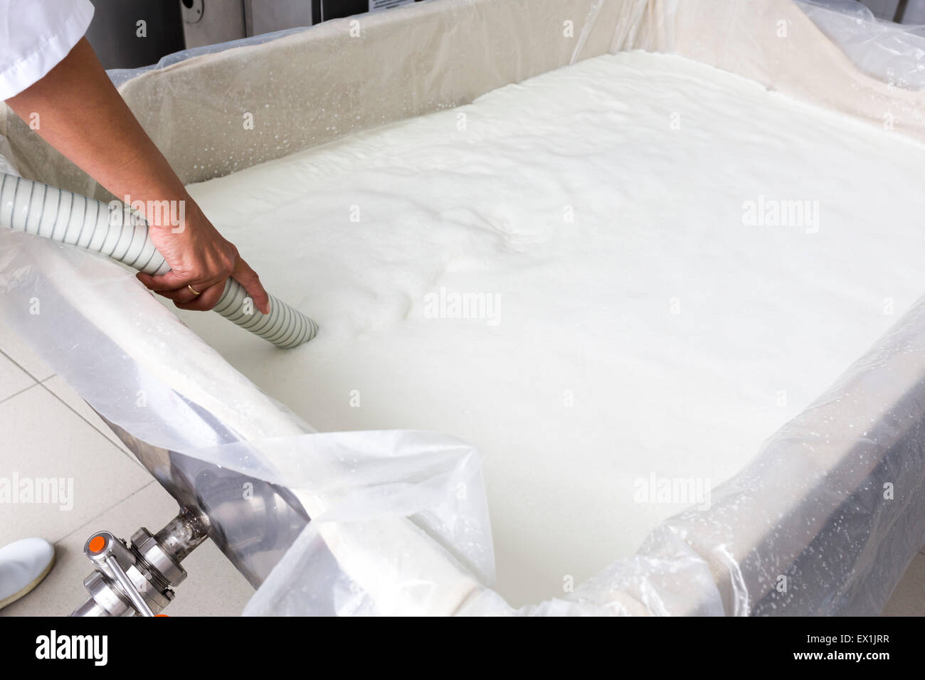 Milk tank hi-res stock photography and images - Alamy