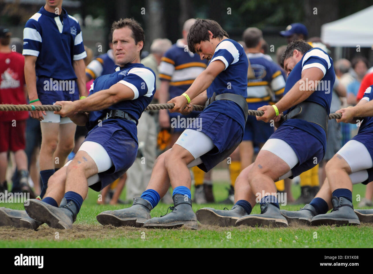 Tag of war, Men Stock Photo - Alamy