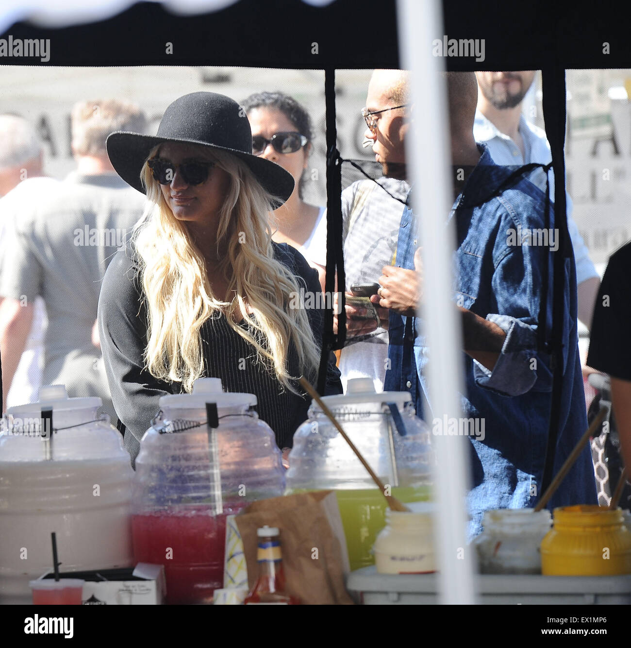 Evan ross ashlee simpson hi-res stock photography and images - Alamy
