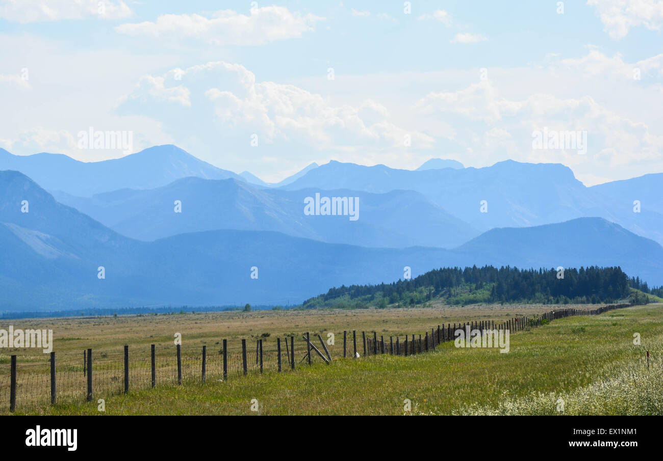 Prairie and mountains hi-res stock photography and images - Alamy