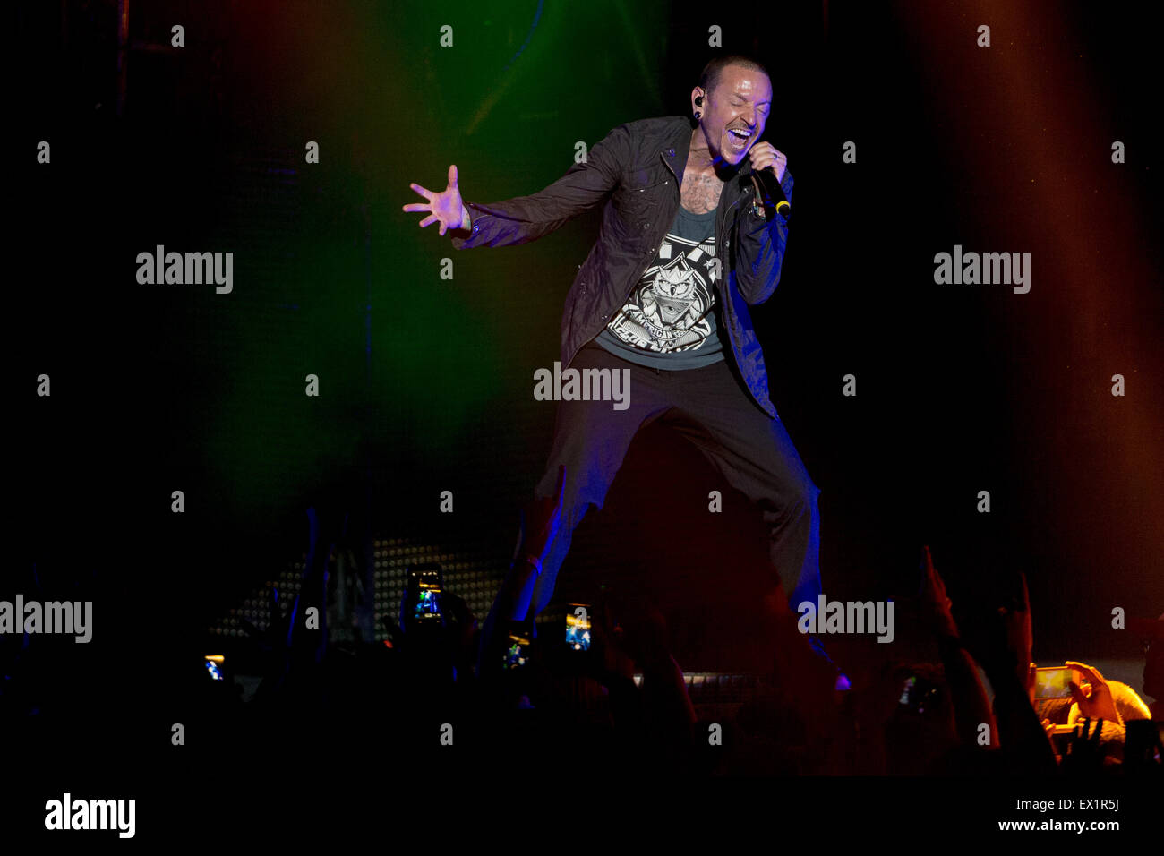 Milwaukee, Wisconsin, USA. 30th June, 2015. Singer CHESTER BENNINGTON ...