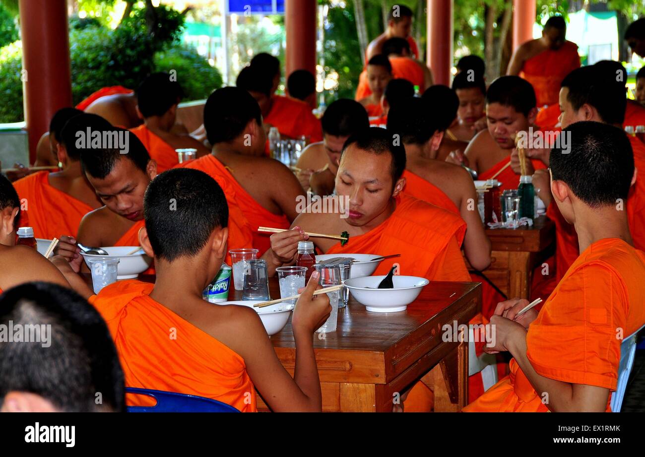 Buddhist monks eating hi-res stock photography and images - Alamy