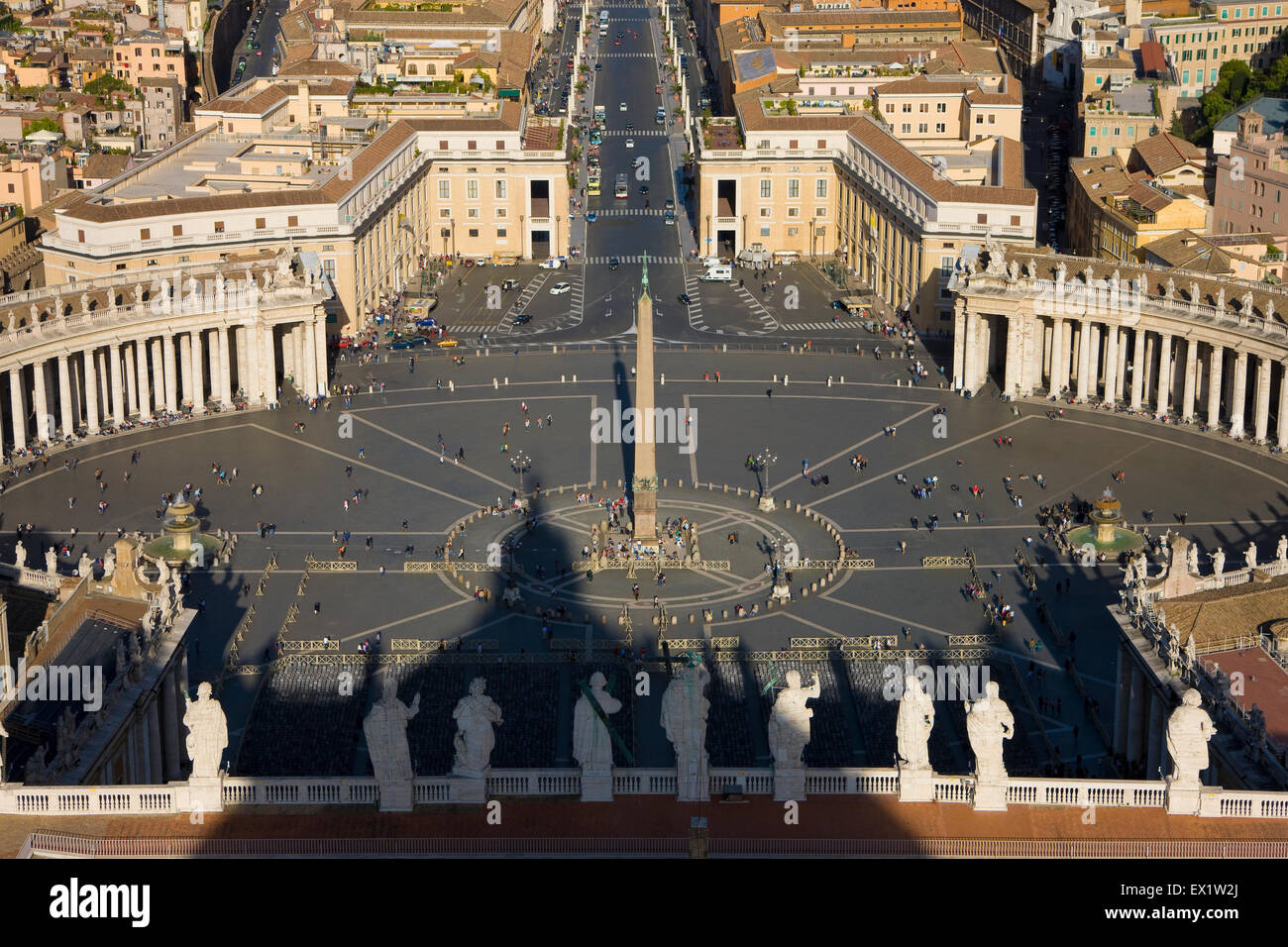 Overview of Saint Peter's Square, Rome Italy Stock Photo - Alamy