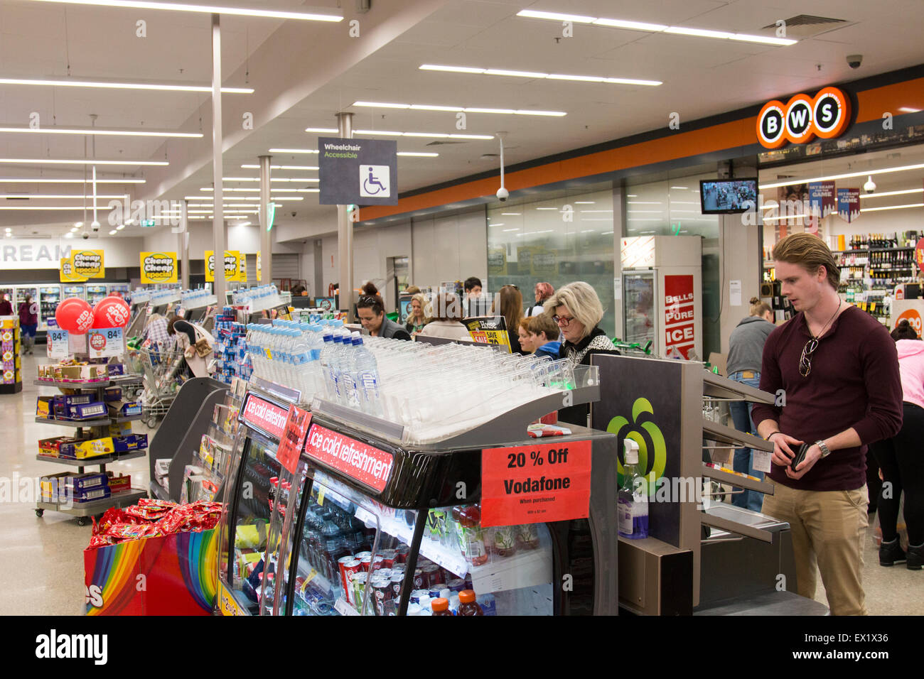 Supermarket checkout self australia hi-res stock photography and images ...