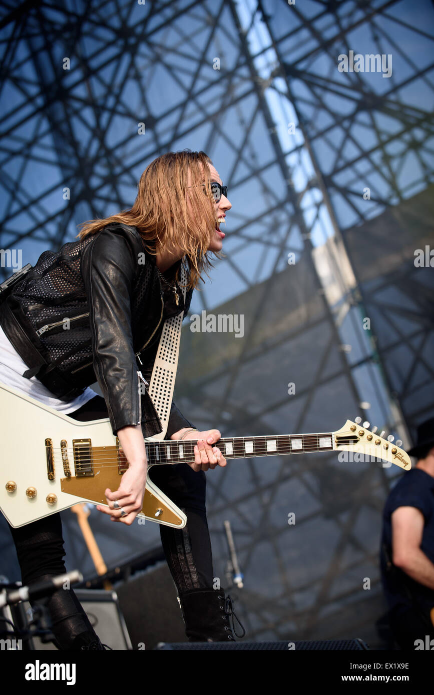Lzzy Hale Halestorm High Resolution Stock Photography and Images - Alamy