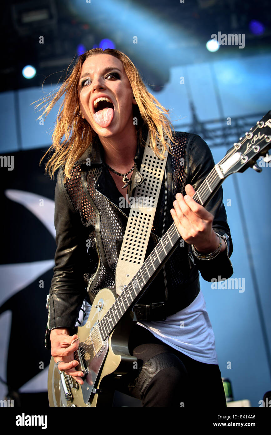 Halestorm band hi-res stock photography and images - Alamy
