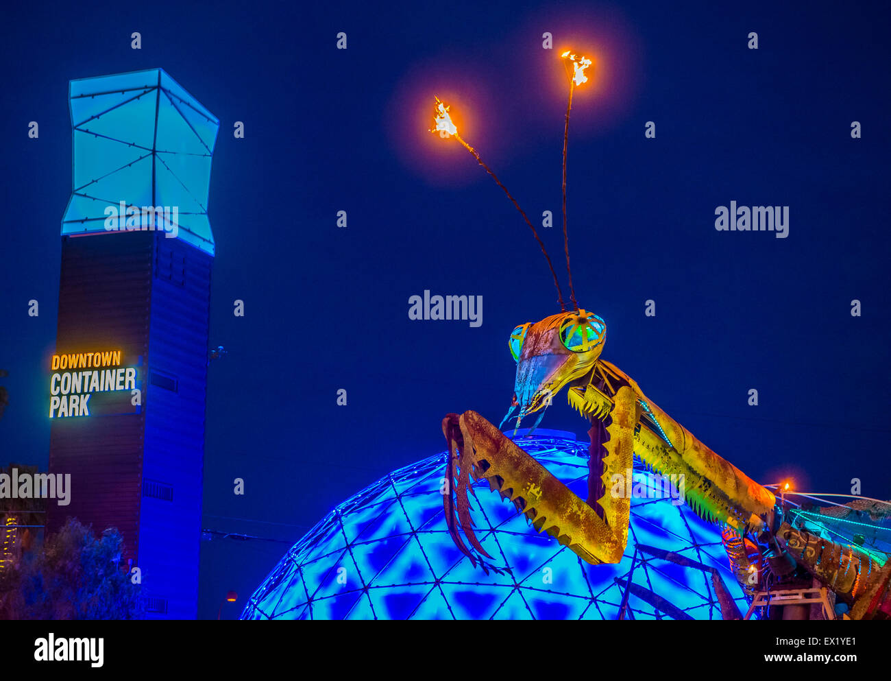 Container park praying mantis hi-res stock photography and images - Alamy