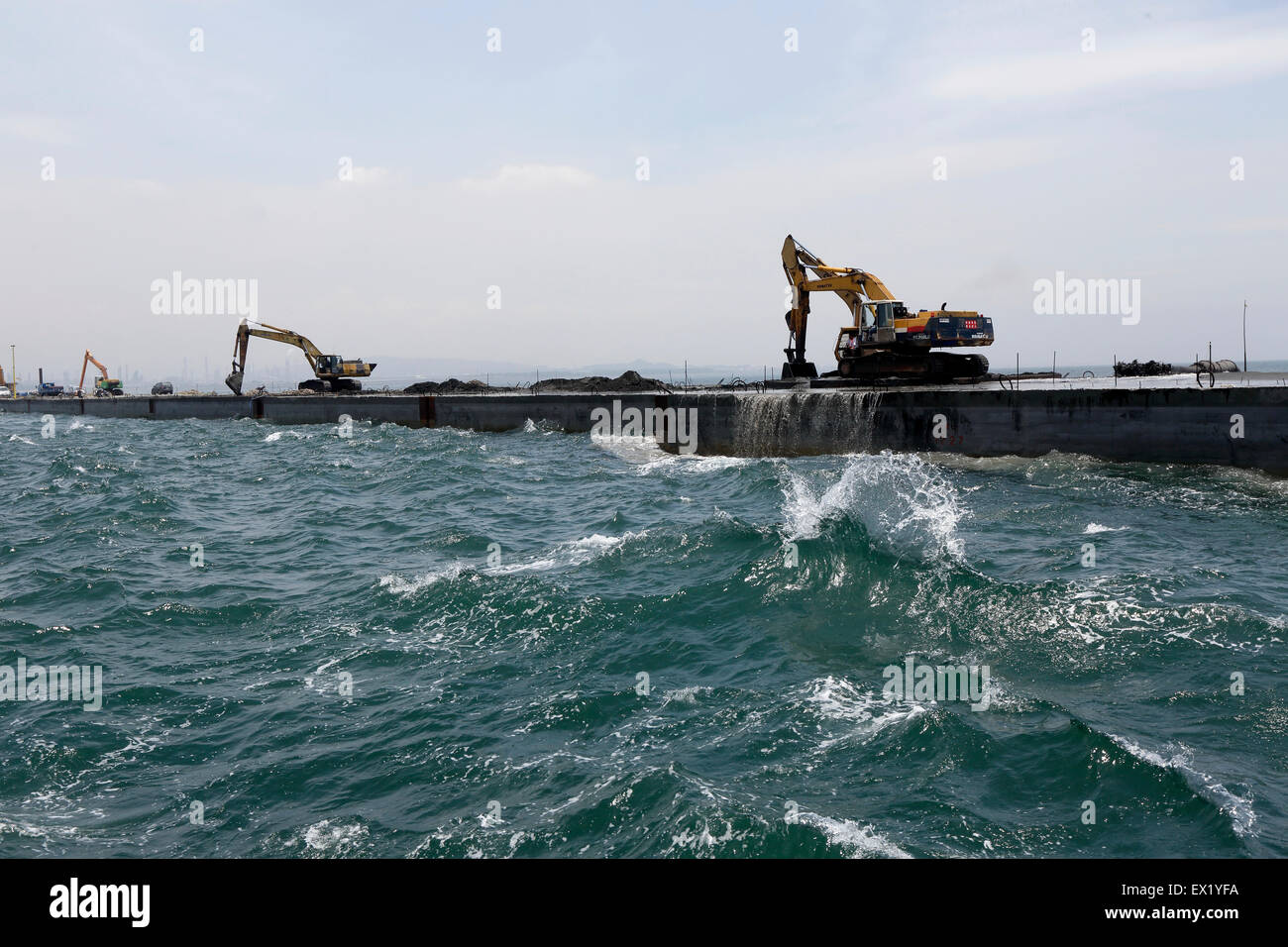 Bulwark construction hi-res stock photography and images - Alamy