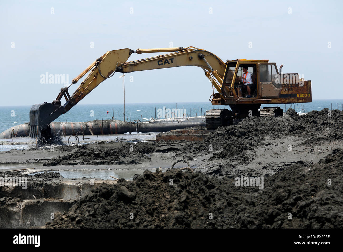 Bulwark construction hi-res stock photography and images - Alamy