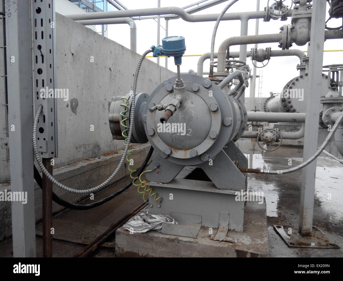Oil refinery. Equipment for primary oil refining Stock Photo - Alamy