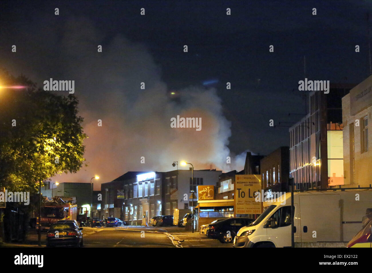 Perivale, West London, UK. 4th July, 2015. A serious fire at a ...