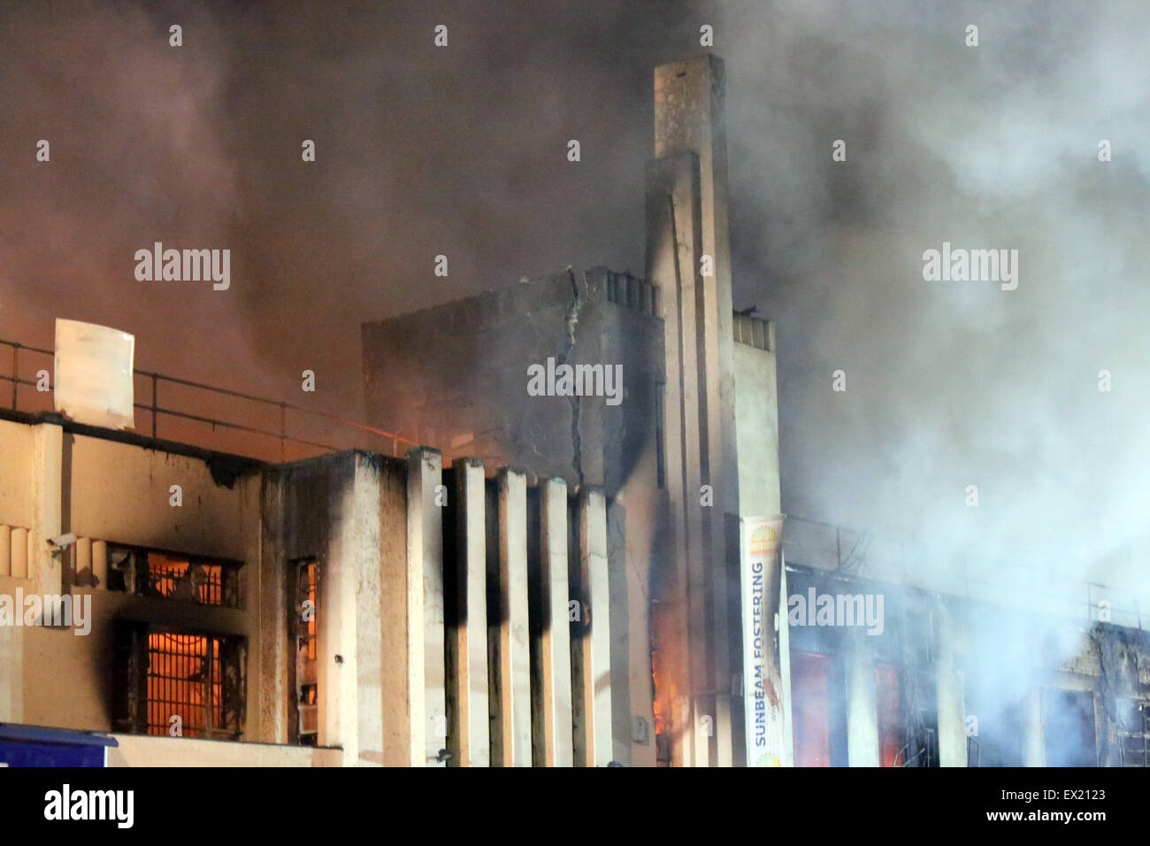 Perivale, West London, UK. 4th July, 2015. A serious fire at a ...