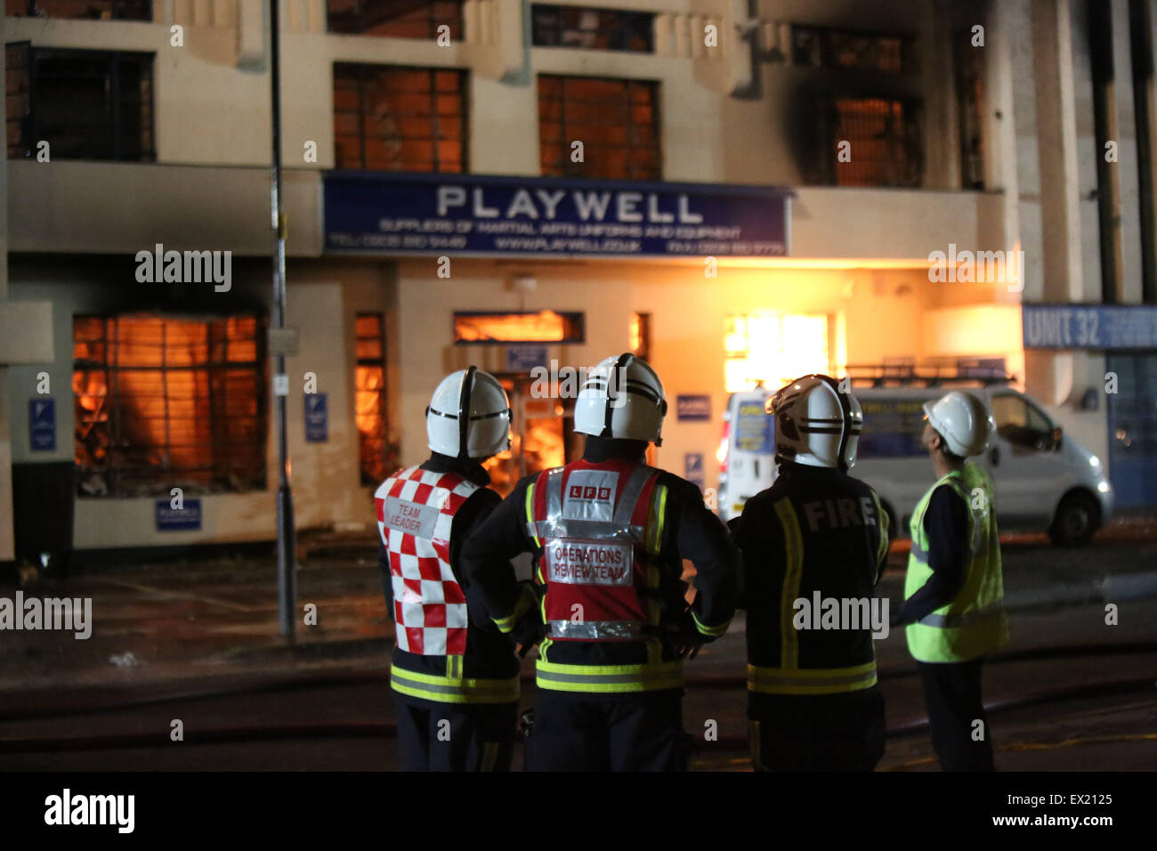 Perivale, West London, UK. 4th July, 2015. A serious fire at a ...