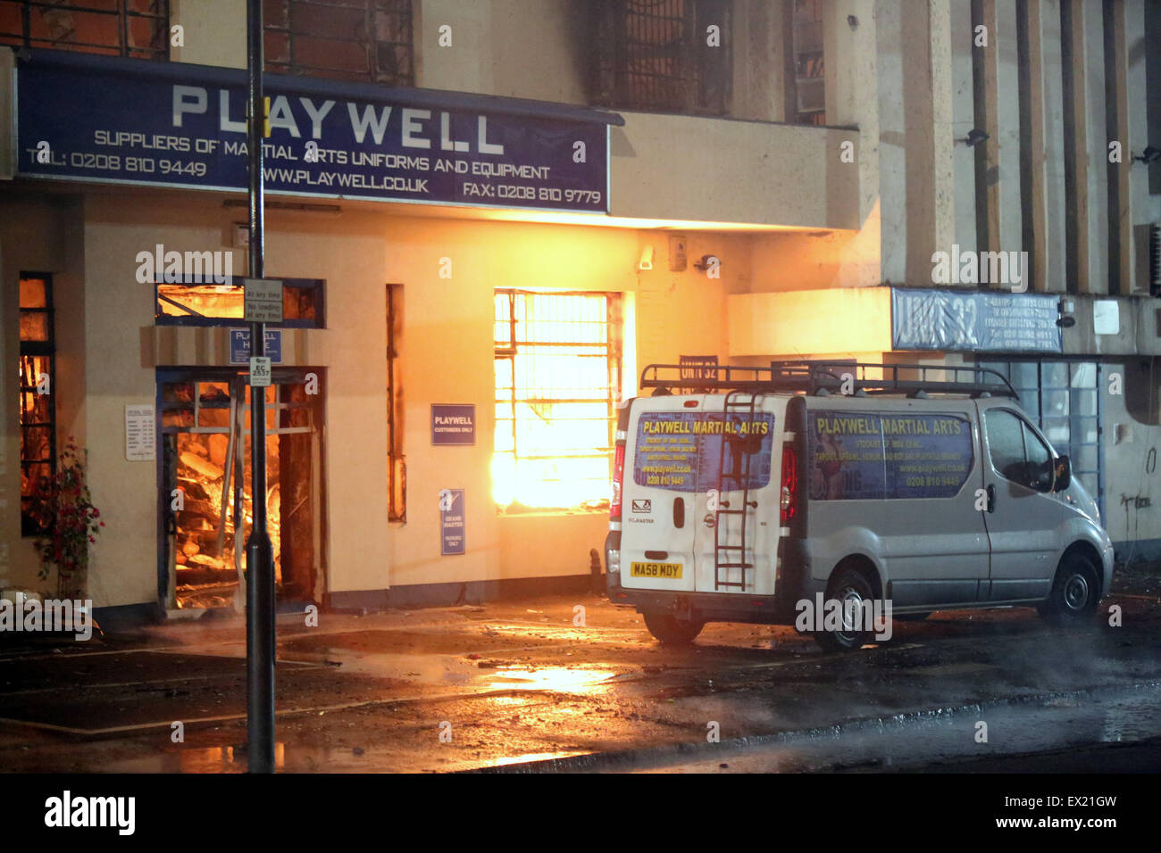 Perivale, West London, UK. 4th July, 2015. A serious fire at a ...