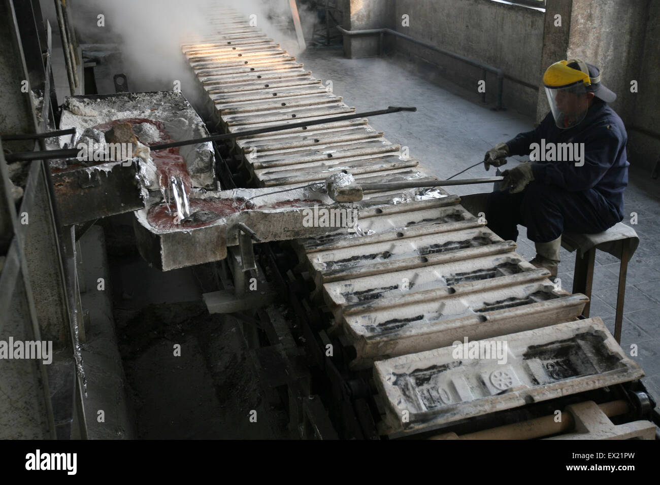 Aluminium works hi-res stock photography and images - Alamy