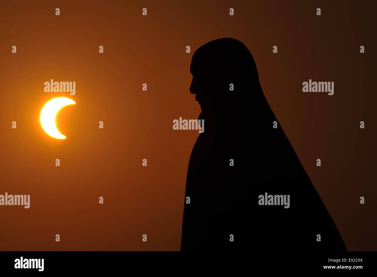 An annular solar eclipse is observed in Xiamen, Fujian province January ...
