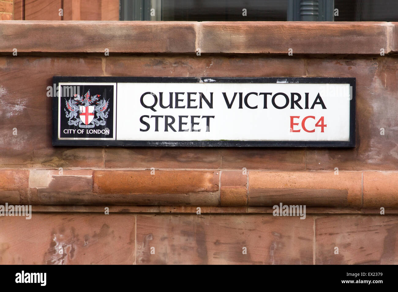 Queen victoria road sign hi-res stock photography and images - Alamy