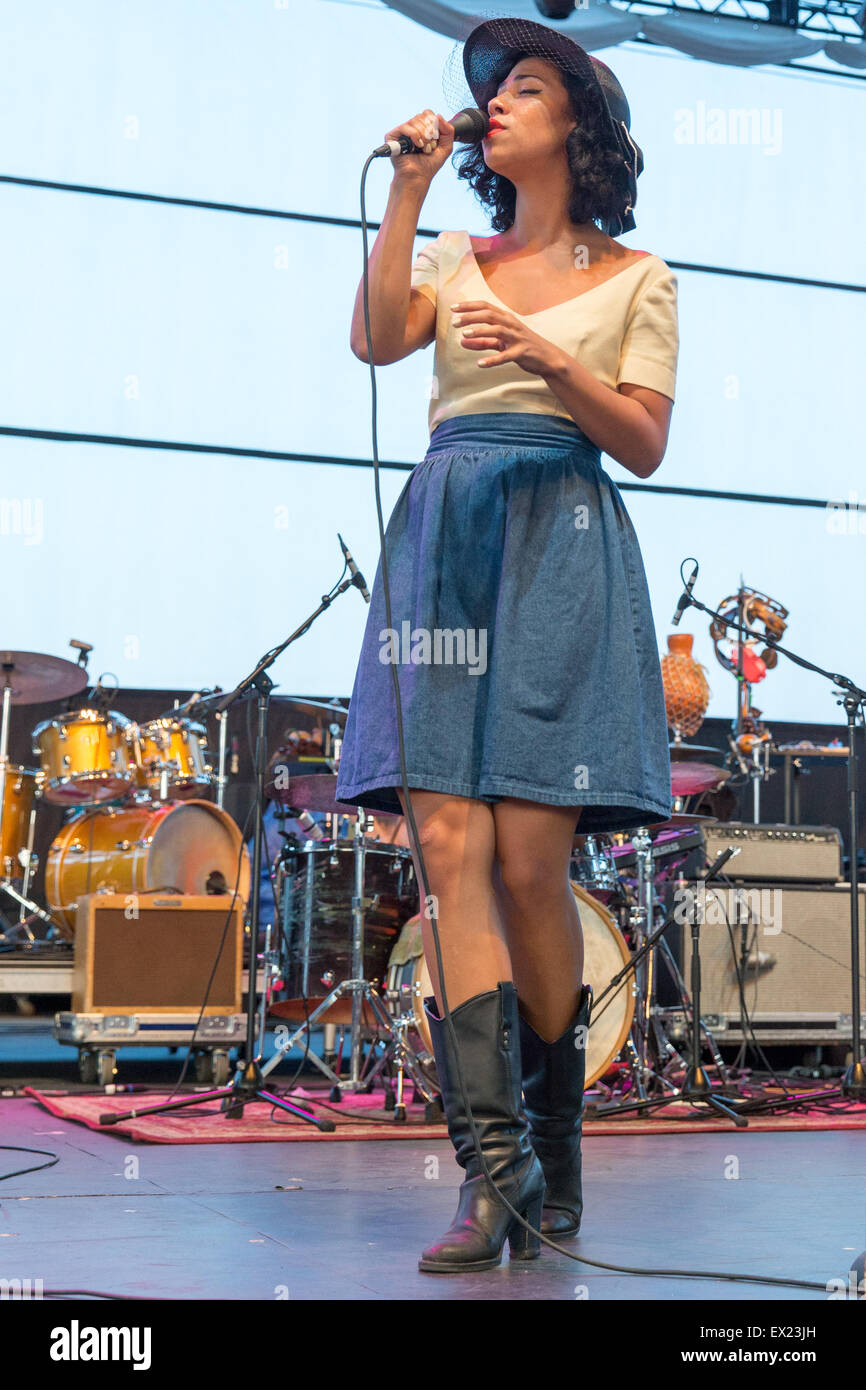 Milwaukee, Wisconsin, USA. 2nd July, 2015. Singer MONICA MARTIN of Phox ...