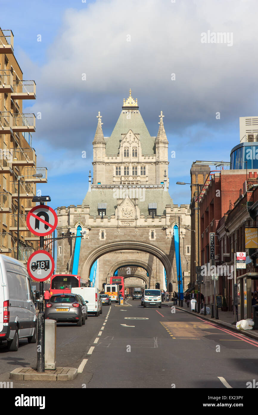 Street view famous bridge hi-res stock photography and images - Alamy