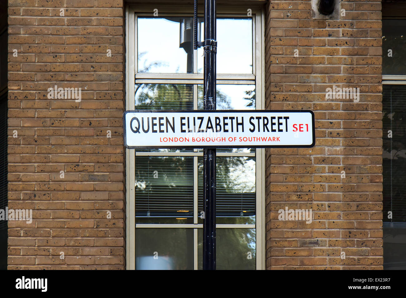 Elizabeth street sign hi-res stock photography and images - Alamy