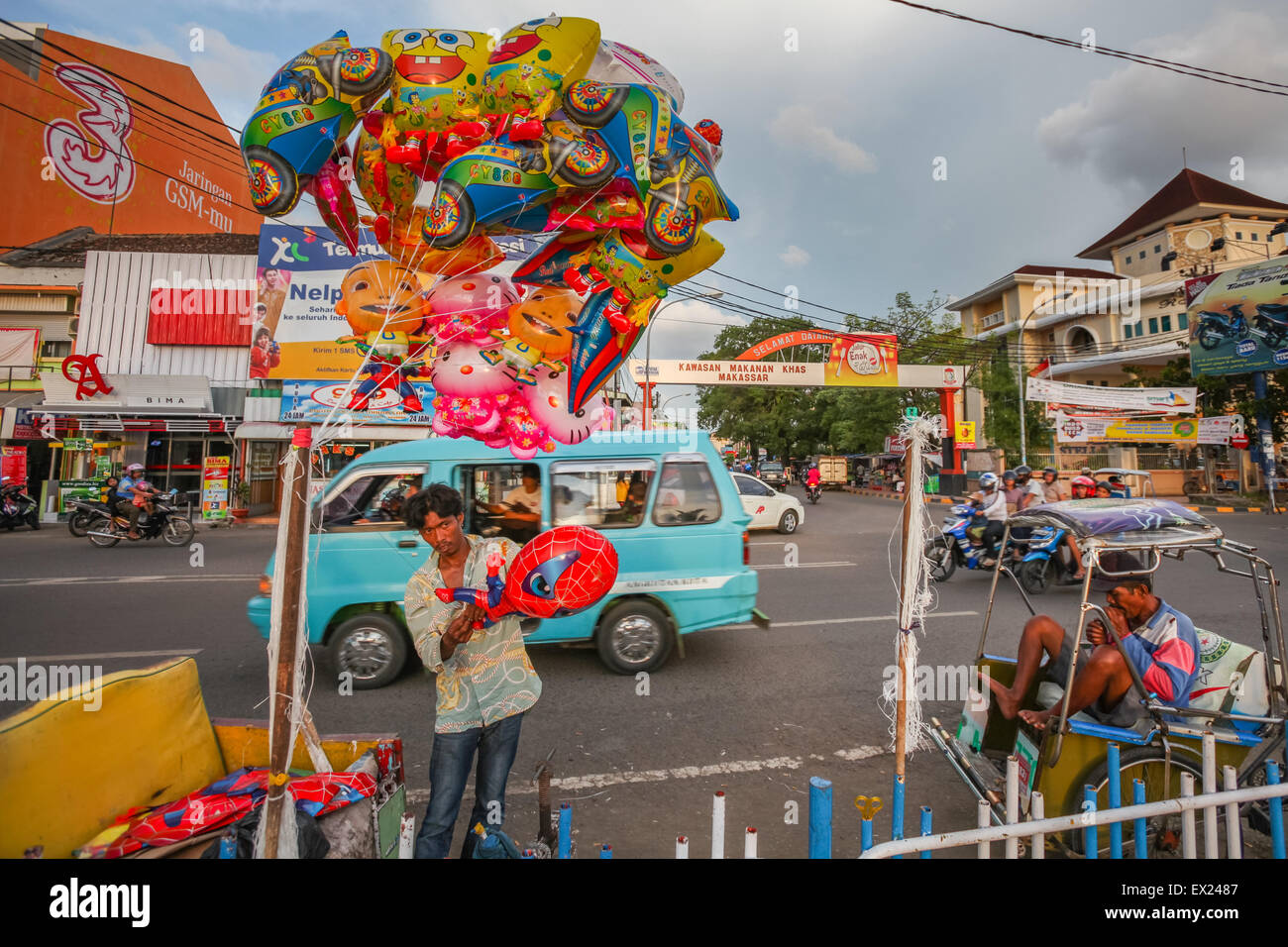 Mobile balloon vendor hi-res stock photography and images - Alamy