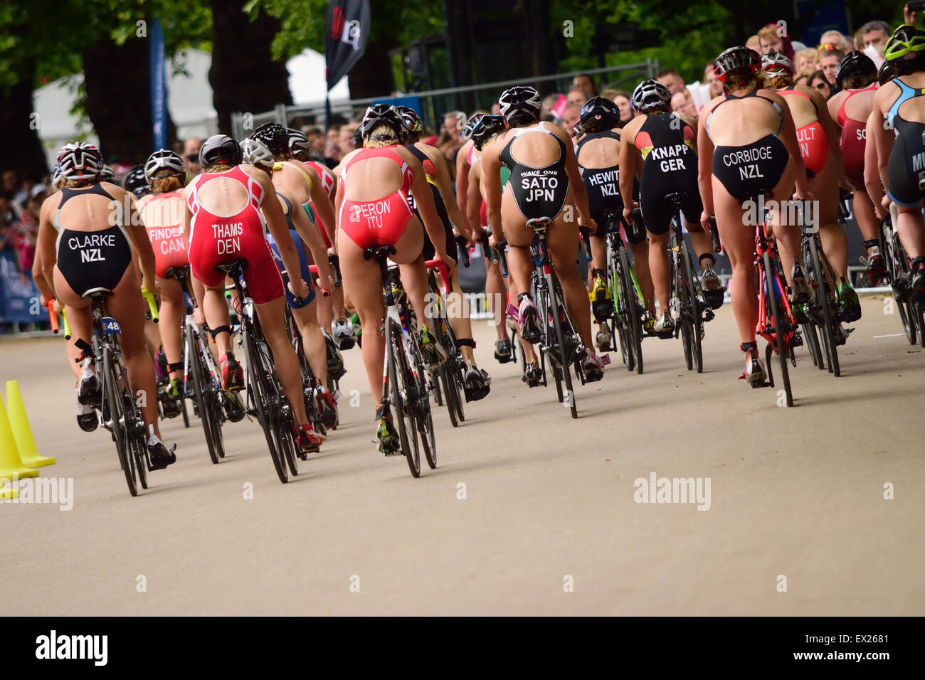 Womens triathlon hi-res stock photography and images - Alamy