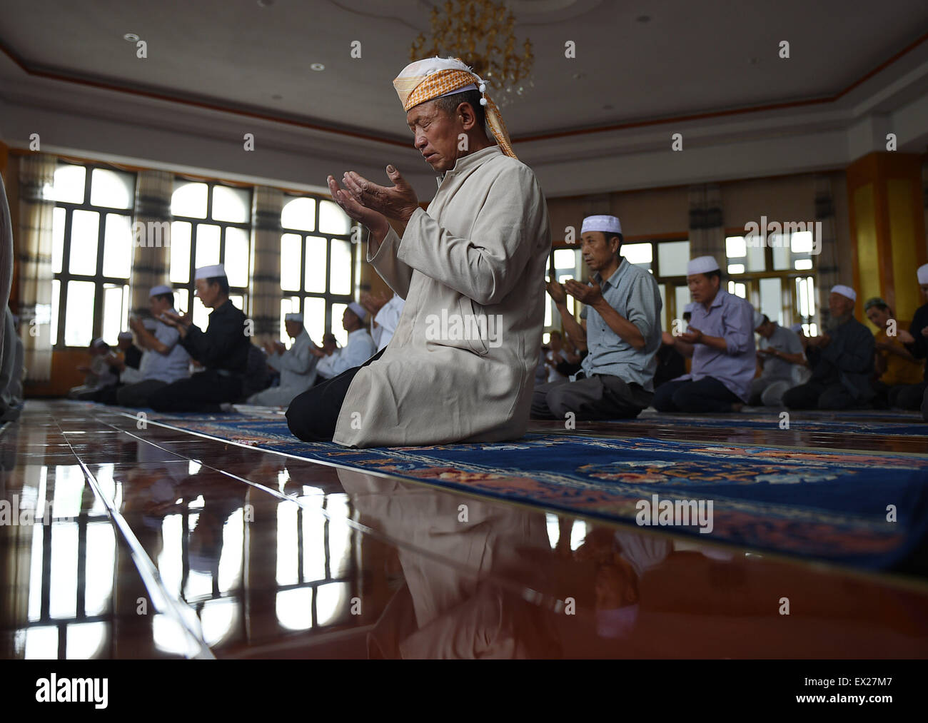 Ningxia hui autonomous region mosque hi-res stock photography and ...