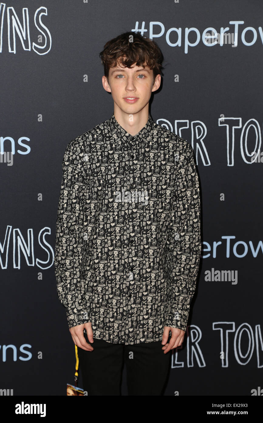 Troye Sivan Full Body