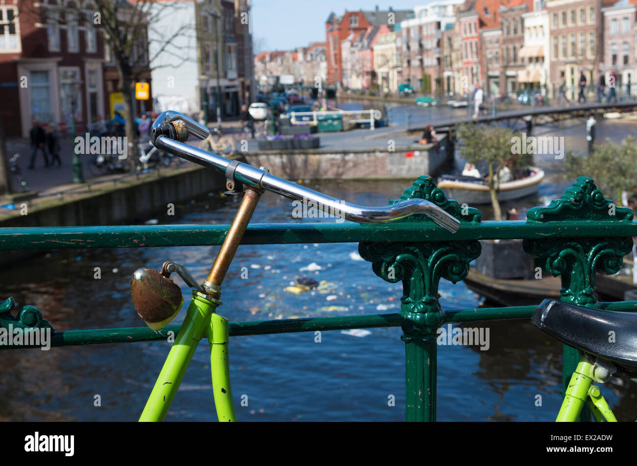 Green house bridge hi-res stock photography and images - Alamy