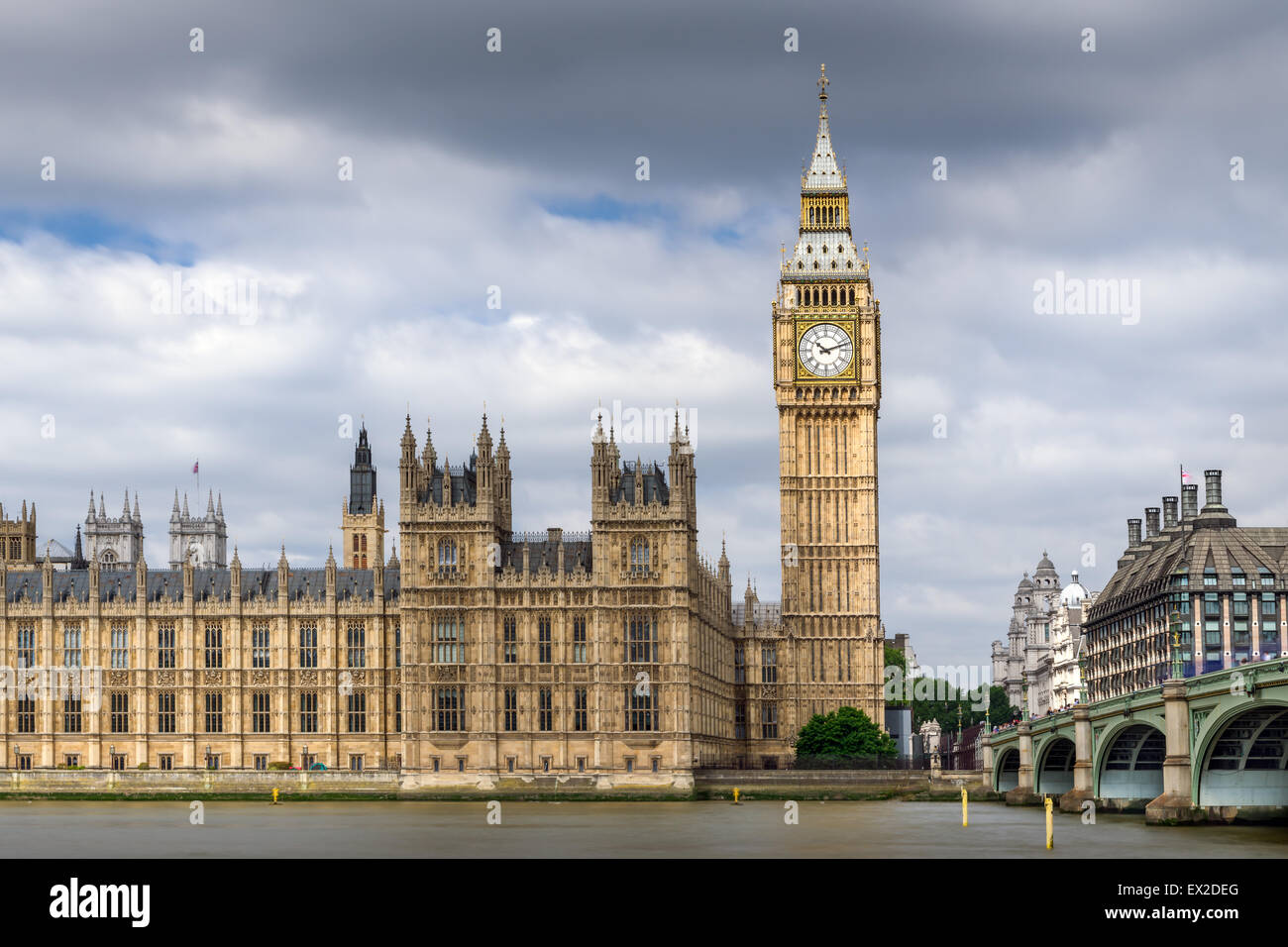Westminster bridge elizabeth tower hi-res stock photography and images ...