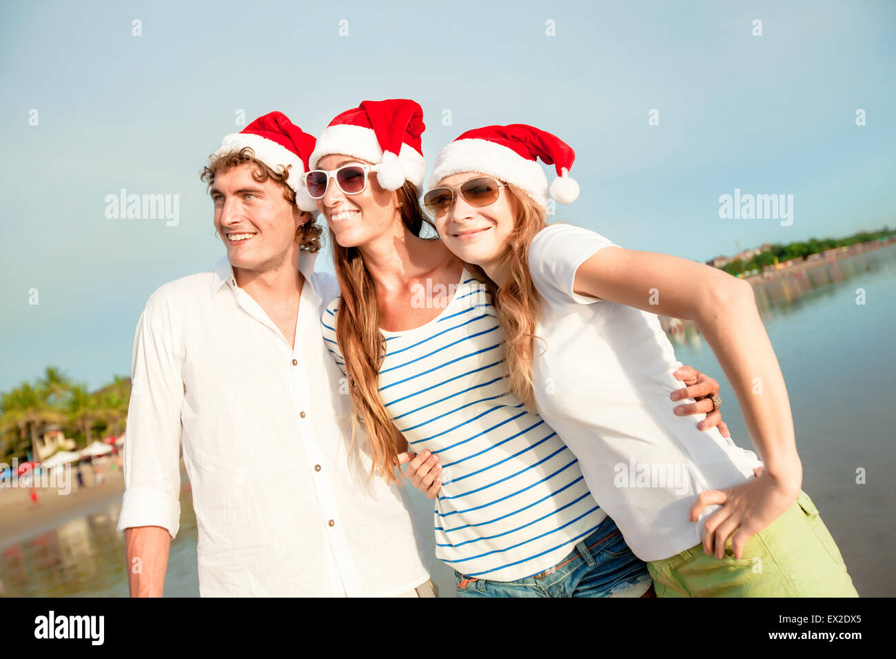 Four women friends beach hi-res stock photography and images - Alamy