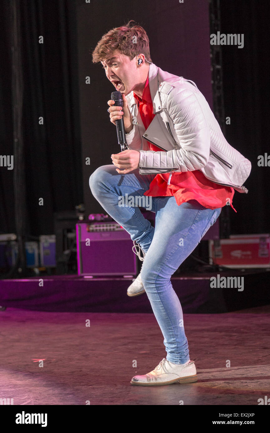 Milwaukee, Wisconsin, USA. 3rd July, 2015. Singer JAKE ROCHE of Rixton performs live on stage at ...