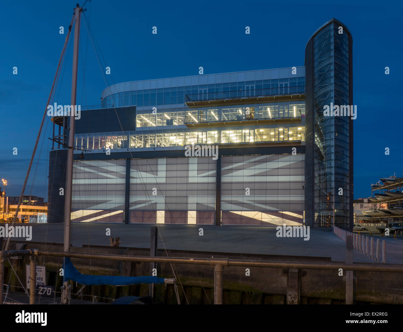 Hangarl hi-res stock photography and images - Alamy