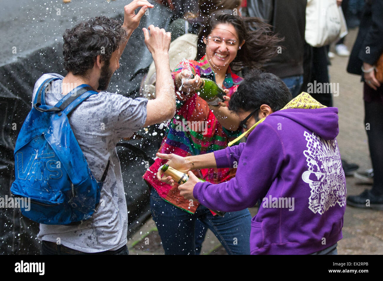 Uni student's partying hi-res stock photography and images - Alamy