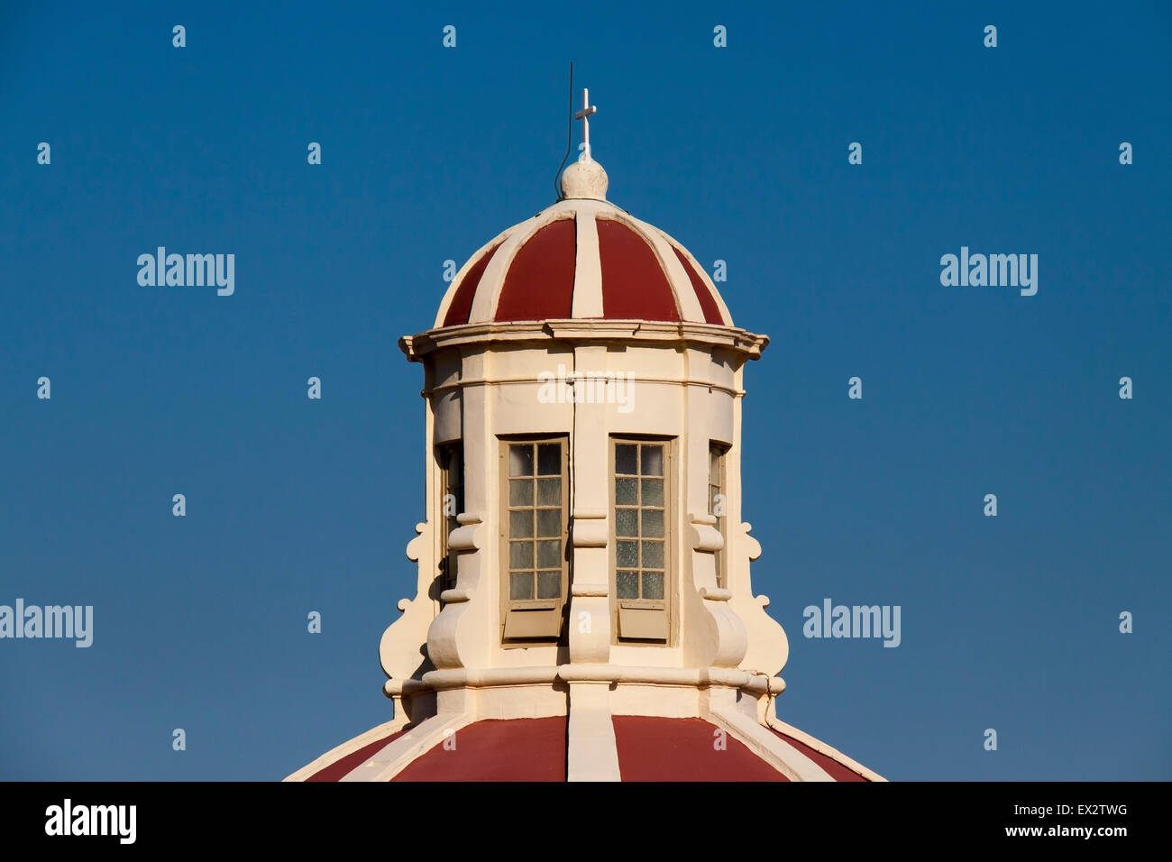 A bright church cupola against a bright blue sky Stock Photo - Alamy