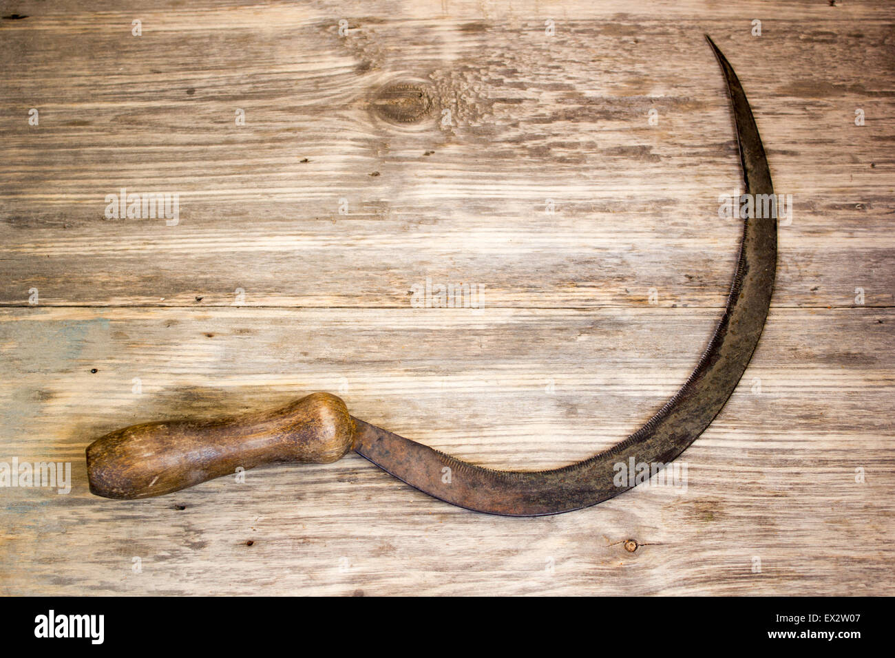 Antique sickle hand tool rusted hi-res stock photography and images - Alamy