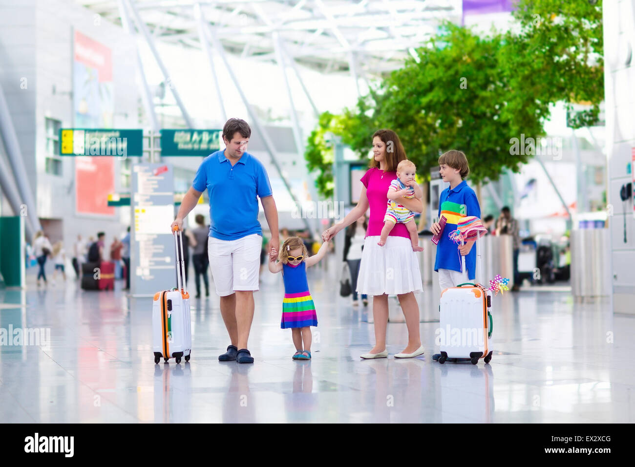 Traveling with kids hi-res stock photography and images - Alamy