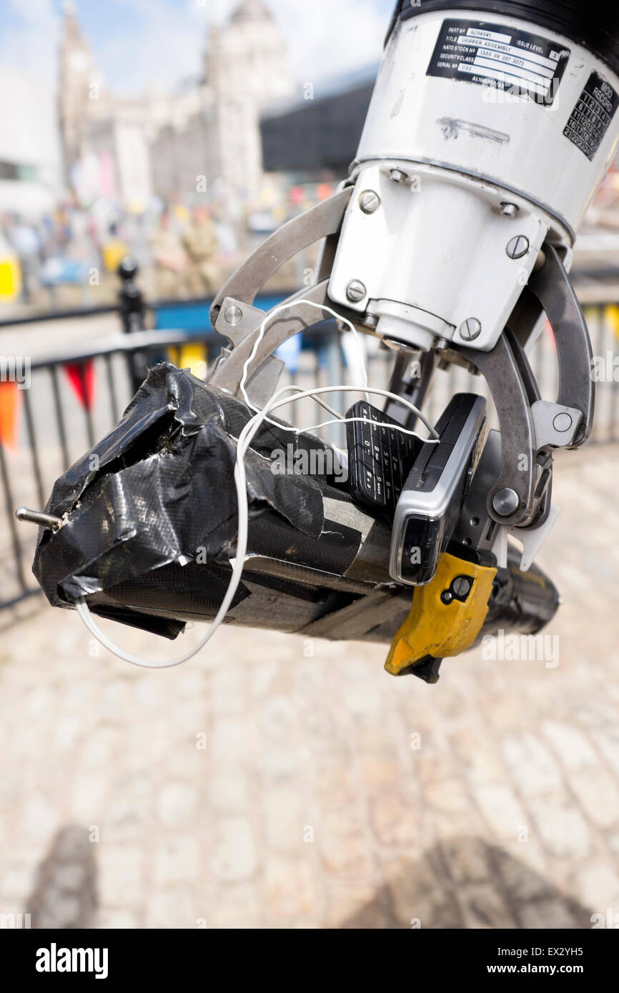 Army Bomb Disposal Robot Fake Bomb Cell Phone Stock Photo - Alamy