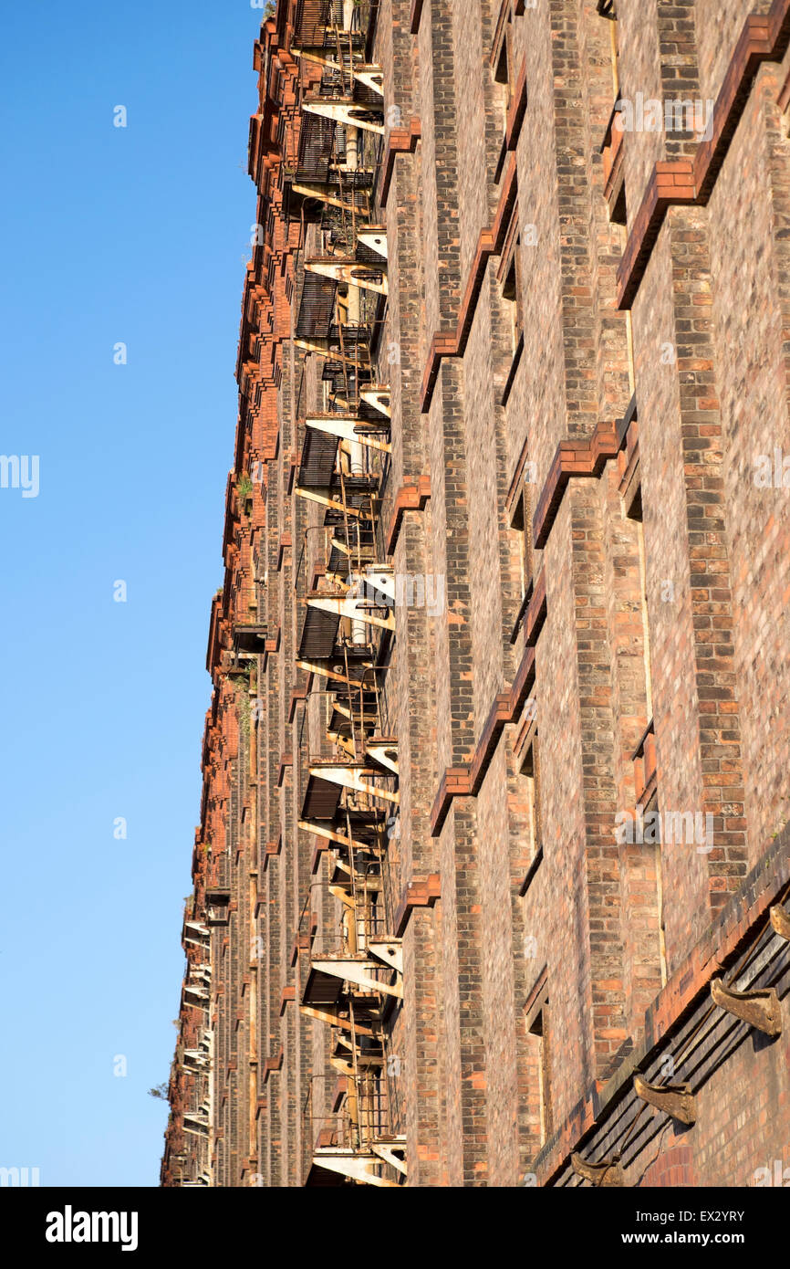 Big built hi-res stock photography and images - Alamy