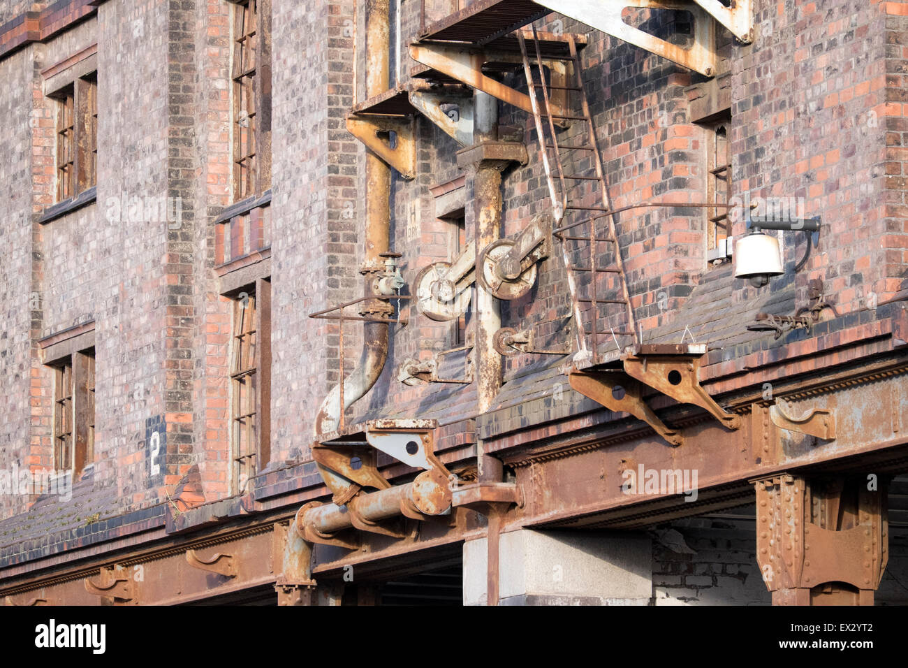 Victorian Brick Built Dock Warehouse Old Huge Big Stock Photo - Alamy