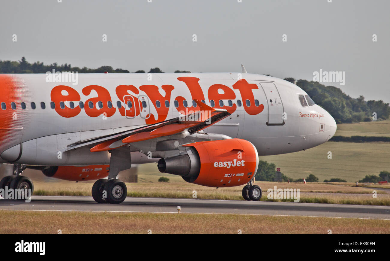 Easyjet new livery hi-res stock photography and images - Alamy