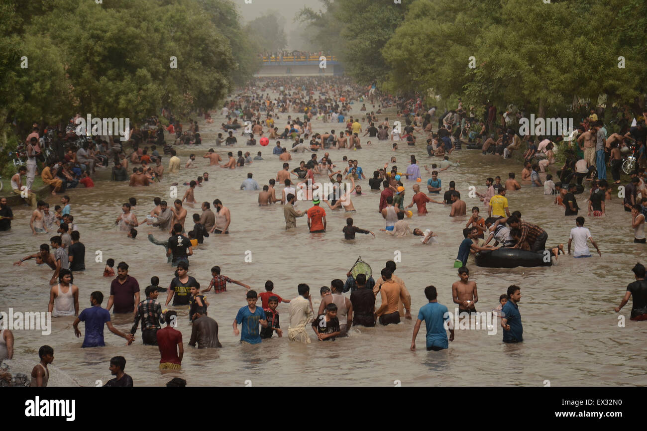 Lahore canal hi-res stock photography and images - Alamy