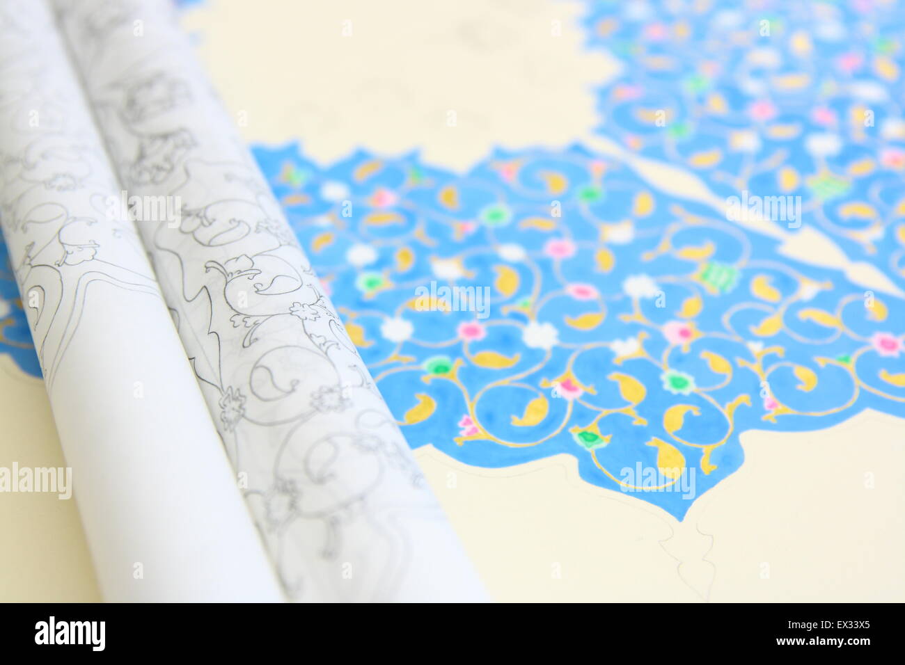 Making gilding with Ottoman islamic figures Stock Photo - Alamy