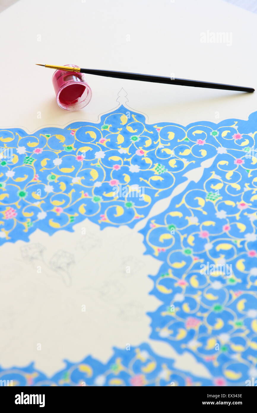 Making gilding with Ottoman islamic figures Stock Photo - Alamy