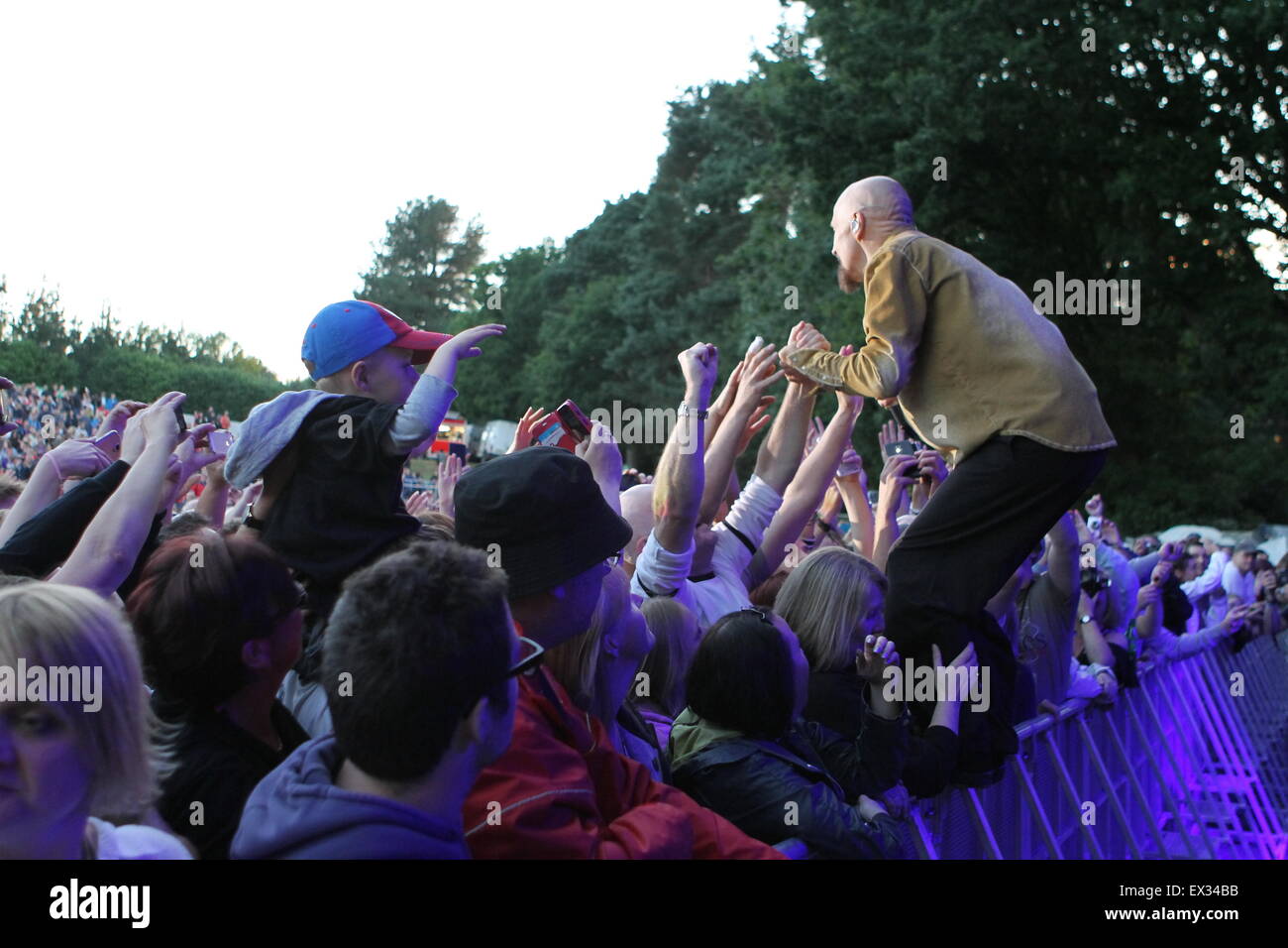 Delamere, UK. 5th July, 2015. Manchester band James performs live at ...