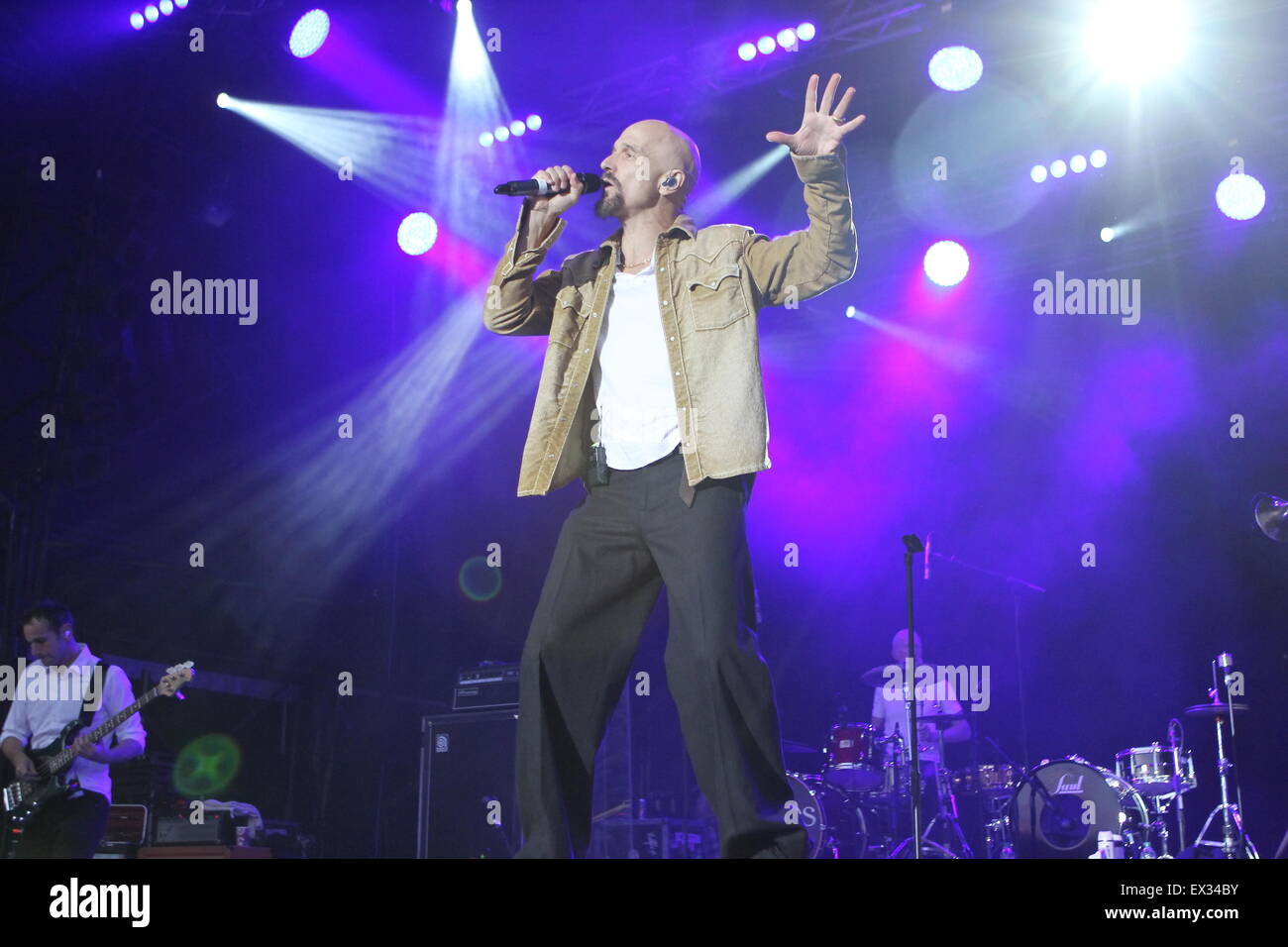 Delamere, UK. 5th July, 2015. Manchester band James performs live at ...