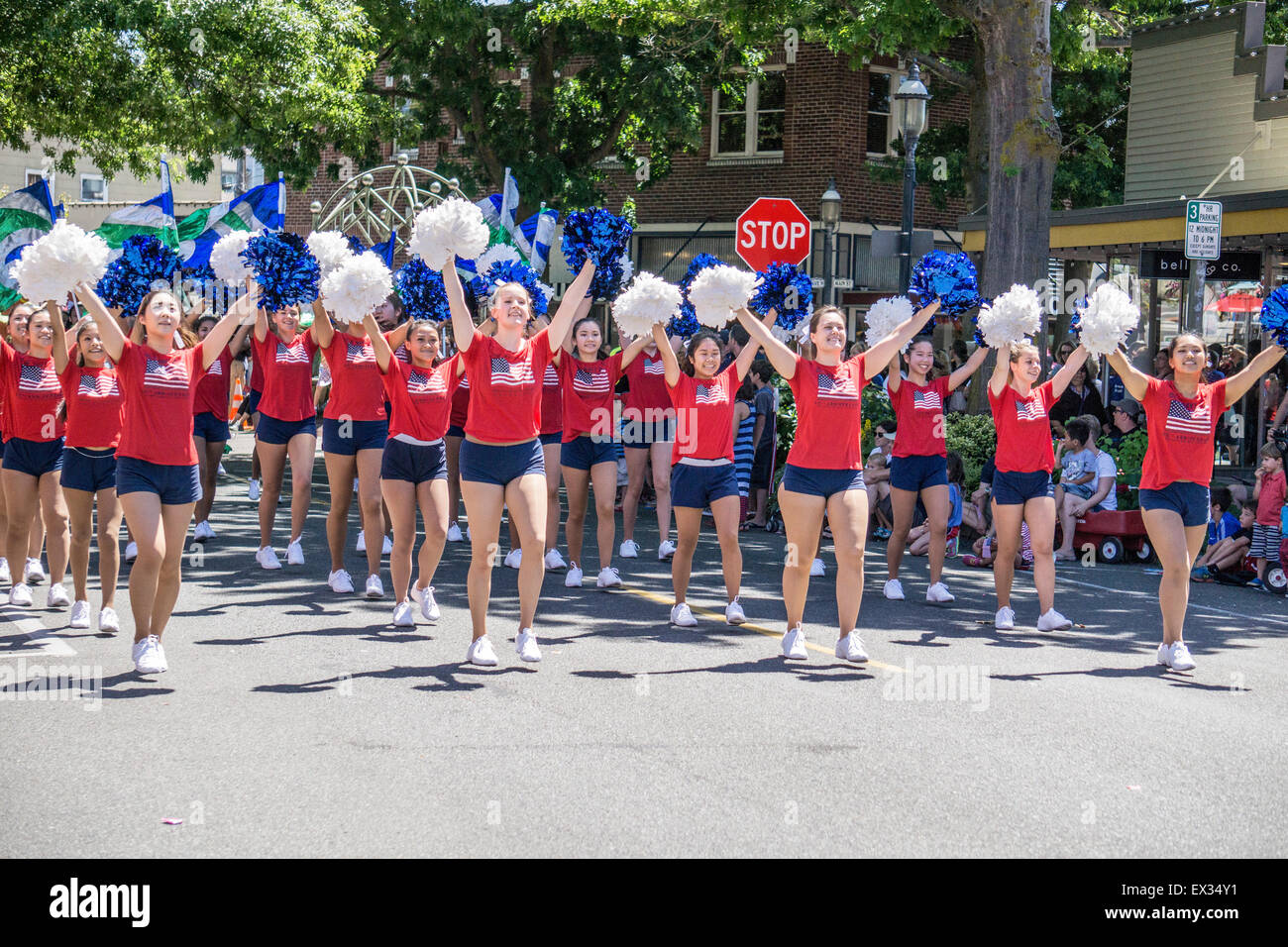 4th july parade flags cars hi-res stock photography and images - Alamy