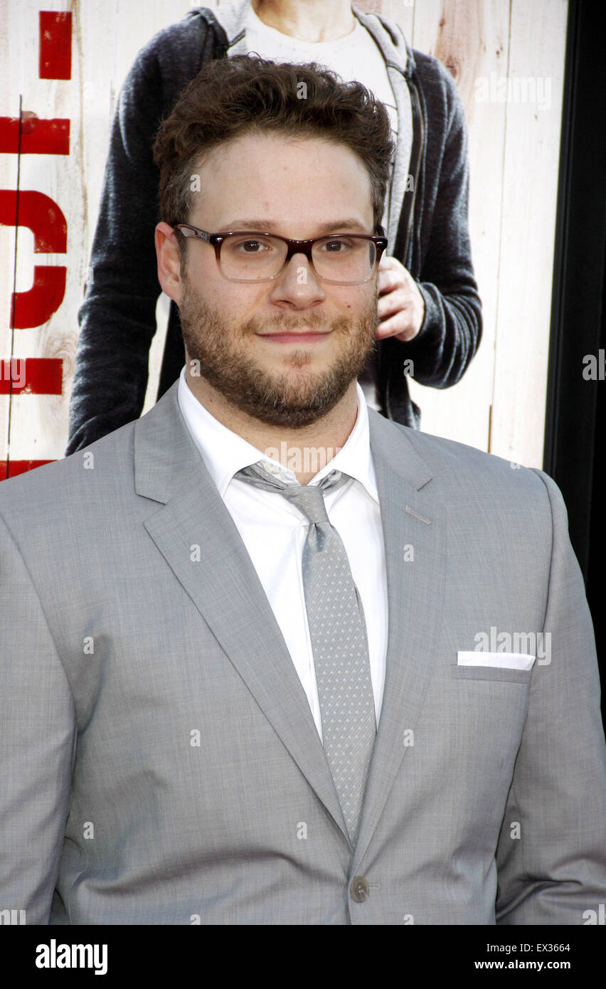 Seth Rogen at the Los Angeles premiere of "Neighbors" held at the ...
