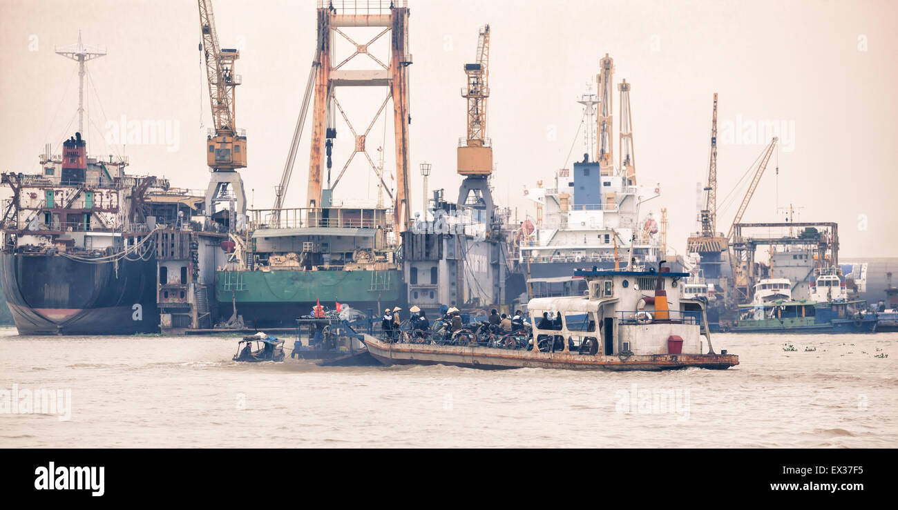 Asian shipbuilding hi-res stock photography and images - Alamy